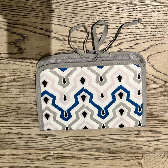 thirty-one | Bags | Thirtyone Gifts Jewelry Pouch | Poshmark
